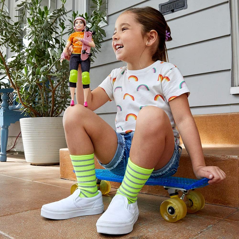 Muñeca Barbie Juegos Olímpicos Tokio 2020, Patinadora, Mattel : Precio ...
